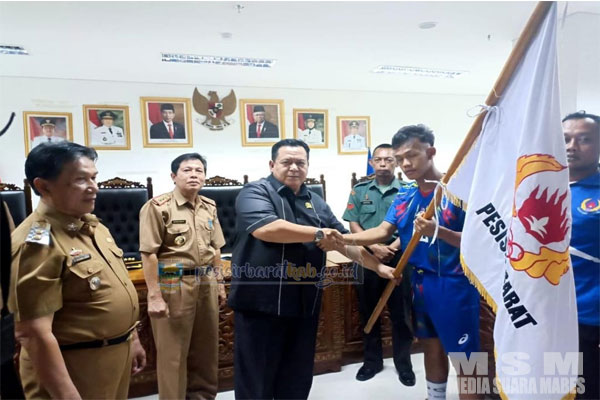 Wakil Bupati Pesisir Barat Melepas 11 Atlet Bola Volly Asal Pesisir ... Wakil Bupati Pesisir Barat Melepas 11 Atlet Bola Volly Asal Pesisir ...